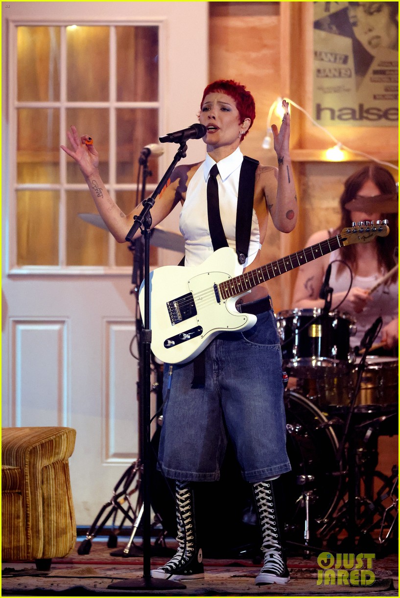 Halsey Returns to VMAs 2024 Stage for First Time in 8 Years for 'Ego ...