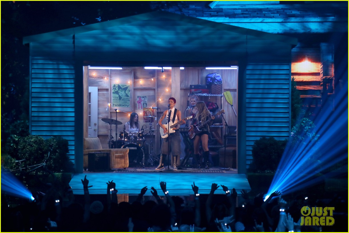 Halsey Returns to VMAs 2024 Stage for First Time in 8 Years for 'Ego ...