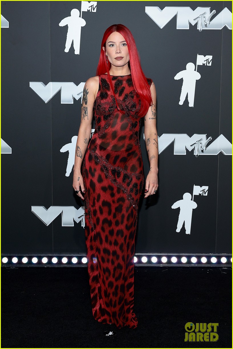 Halsey Pairs Red Hair with Red & Black Dress to MTV VMAs 2024: Photo ...