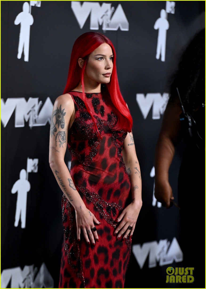 Halsey Pairs Red Hair with Red & Black Dress to MTV VMAs 2024: Photo ...