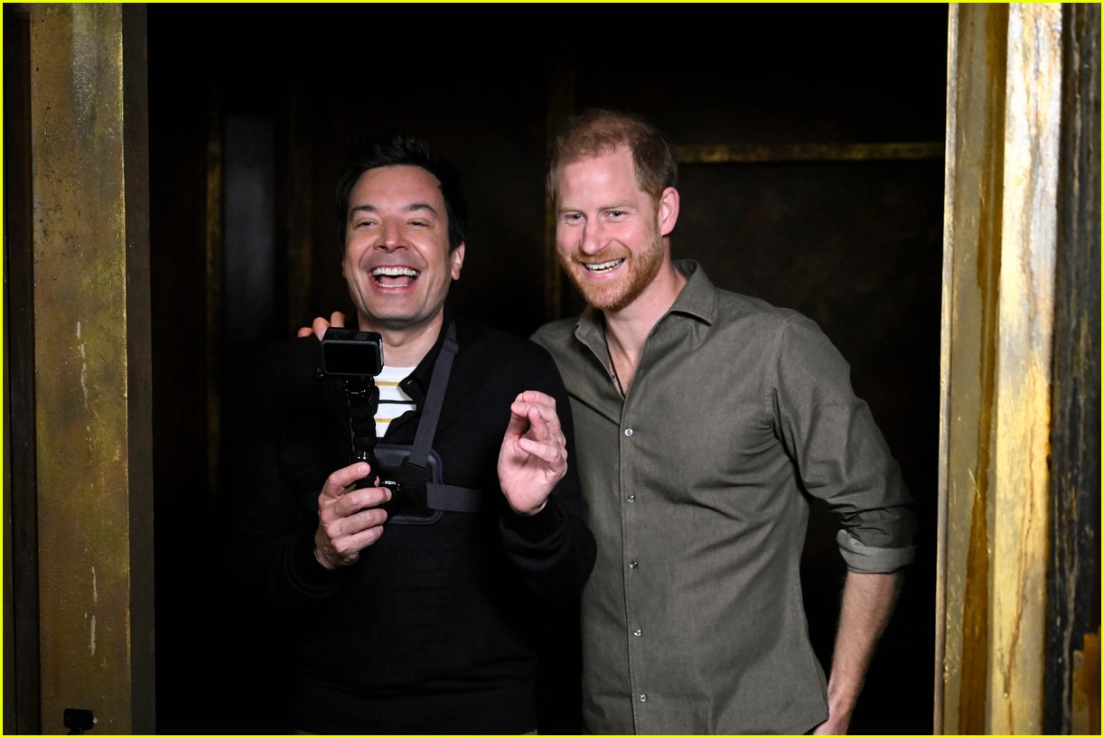 Prince Harry Screams As He Gets Scared With Jimmy Fallon at ...