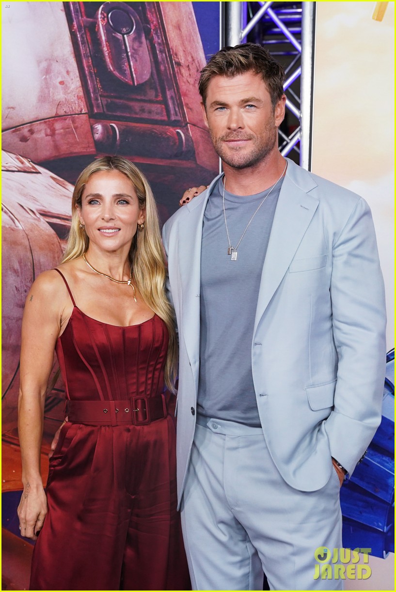 Chris Hemsworth's Twin Sons & Wife Elsa Join Him at 'Transformers One ...