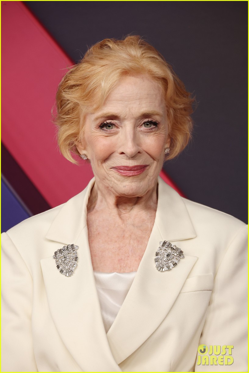 Holland Taylor Sweetly Corrects Fashion Critic's Comments About Her ...