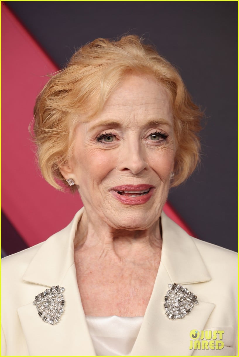 Holland Taylor Sweetly Corrects Fashion Critic's Comments About Her ...