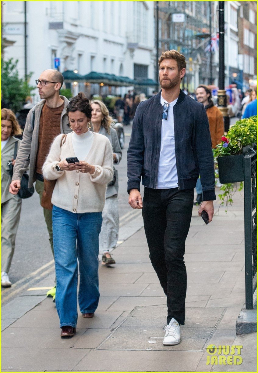 'Umbrella Academy' Actor Tom Hopper Spotted with Wife Laura During ...