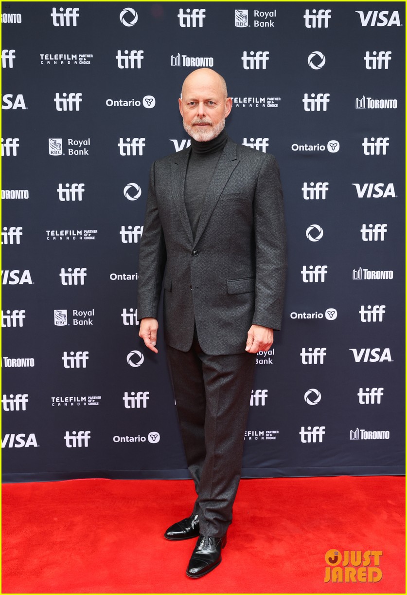 Jacob Elordi & Daisy Edgar-Jones Link Up for 'On Swift Horses' Premiere ...