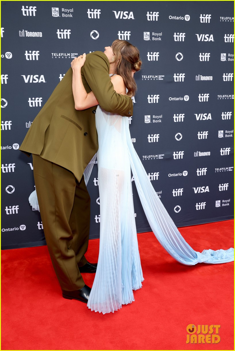 Jacob Elordi & Daisy Edgar-Jones Link Up for 'On Swift Horses' Premiere ...