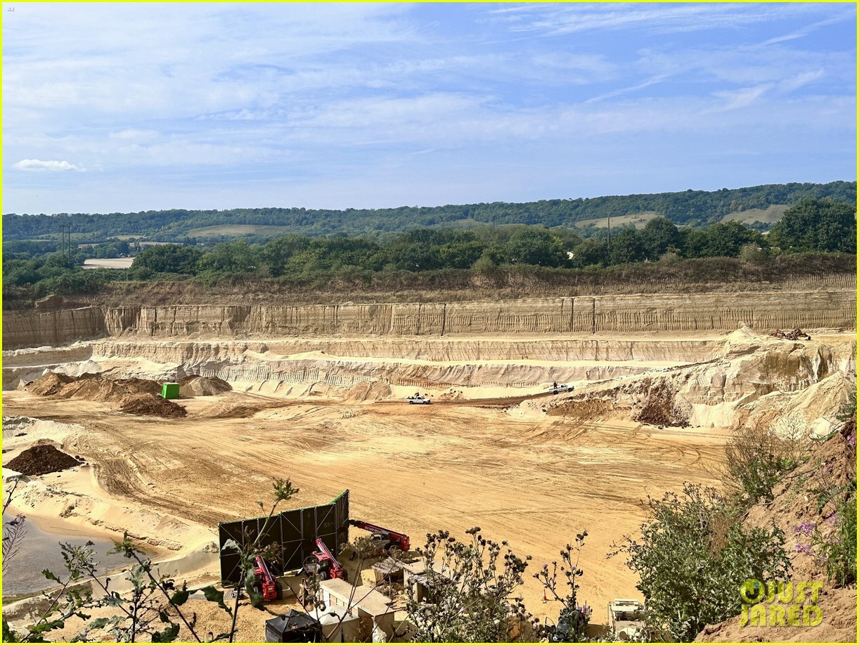 Aaron Taylor-Johnson & Theo James Film Intense Action Scene for 'Fuze ...