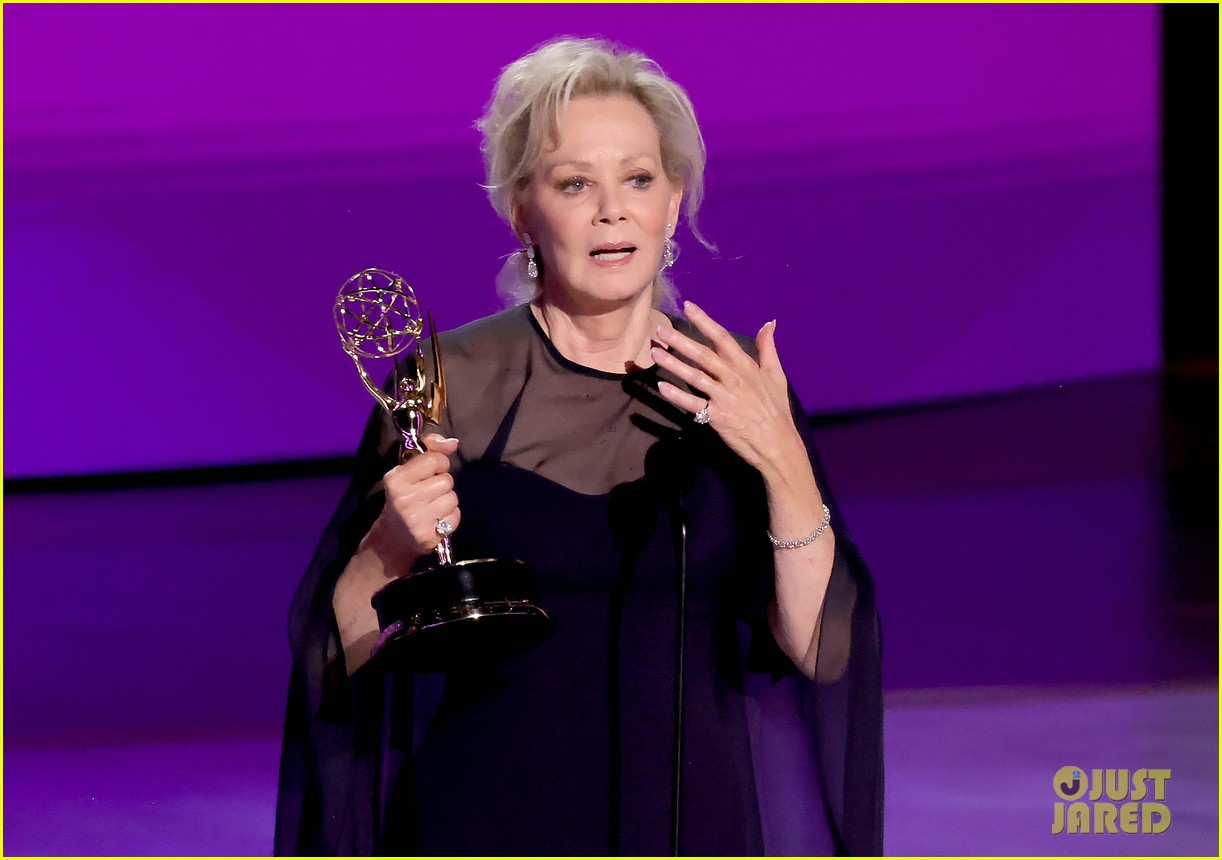 Jean Smart Wins Outstanding Lead Actress in Comedy Series for 'Hacks ...