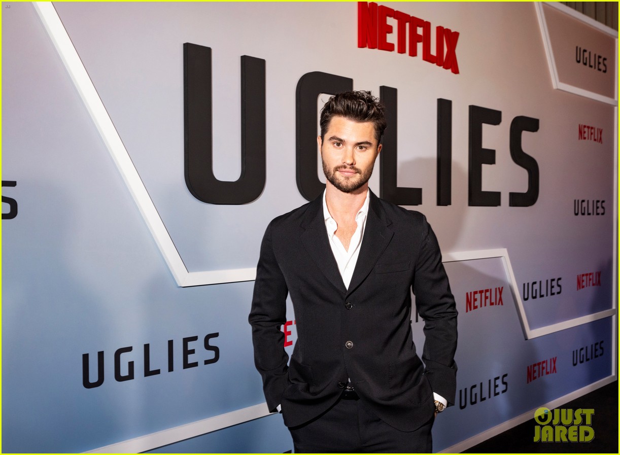 Joey King Premieres Her Sci-Fi Netflix Movie 'Uglies' in L.A. Alongside the Cast!: Photo 5075206 ...