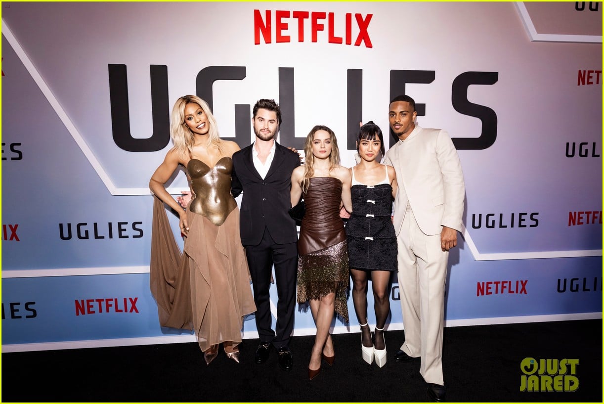 Joey King Premieres Her Sci-Fi Netflix Movie 'Uglies' in L.A. Alongside the Cast!: Photo 5075211 ...