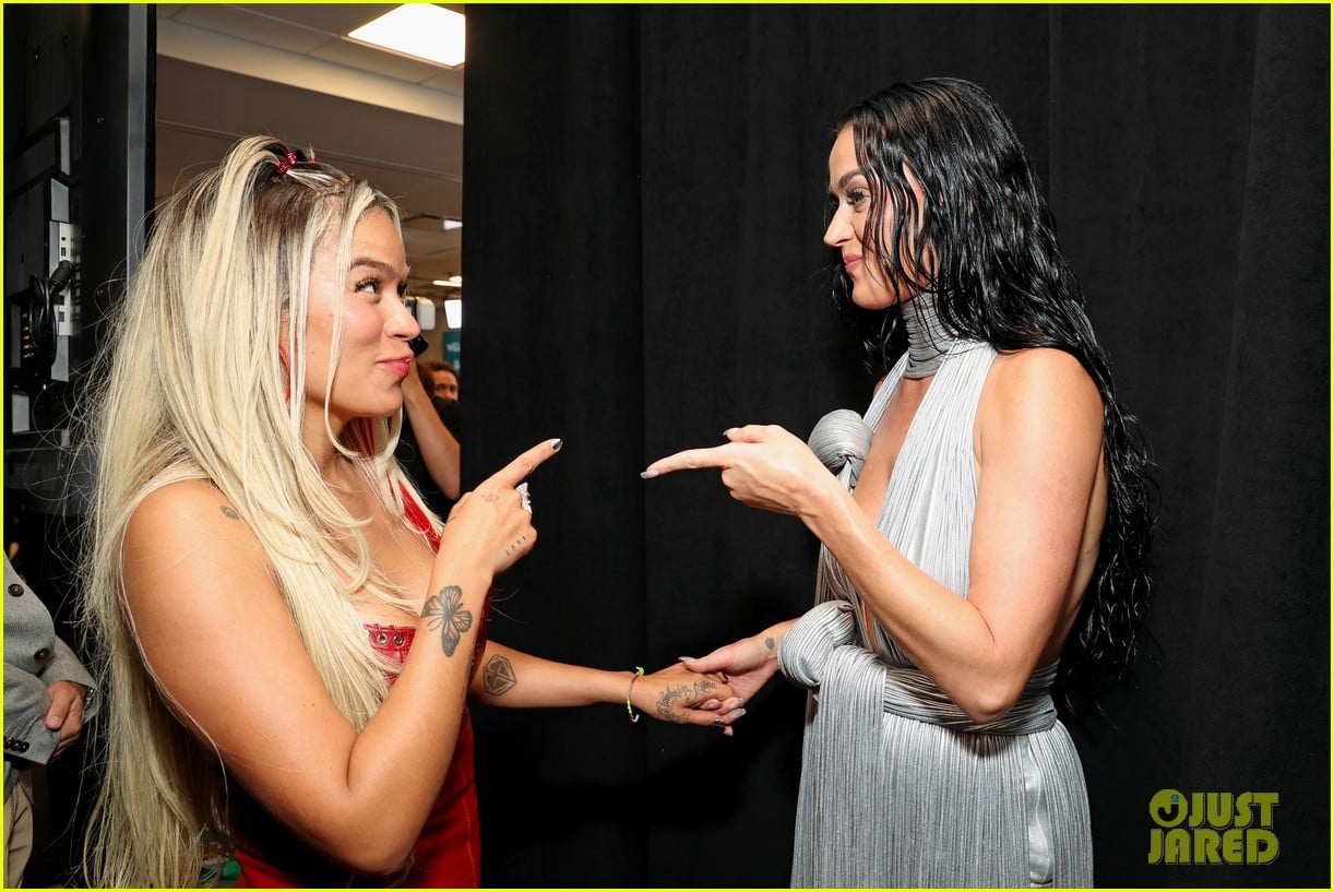 Katy Perry Changes Into Silver Fringe Dress, Poses with Video Vanguard ...