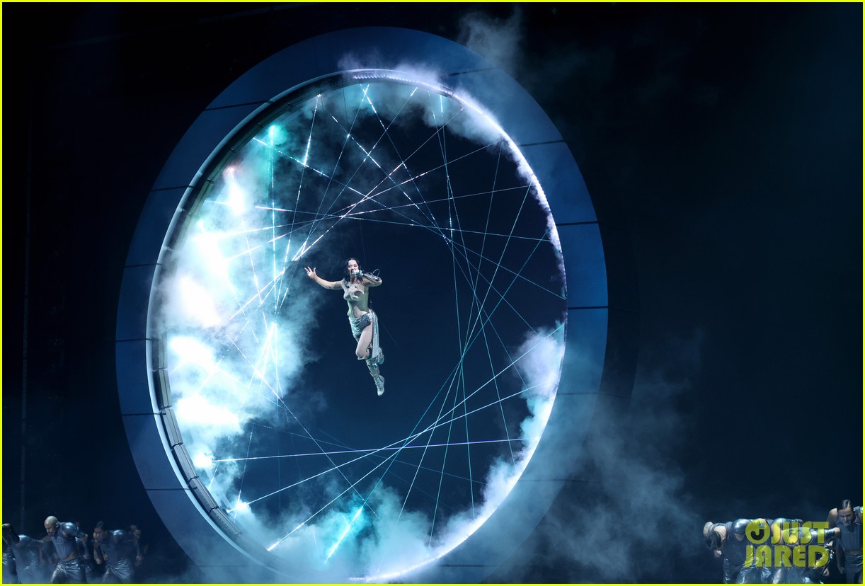 Katy Perry Performs Medley of Her Greatest Hits During Vanguard ...