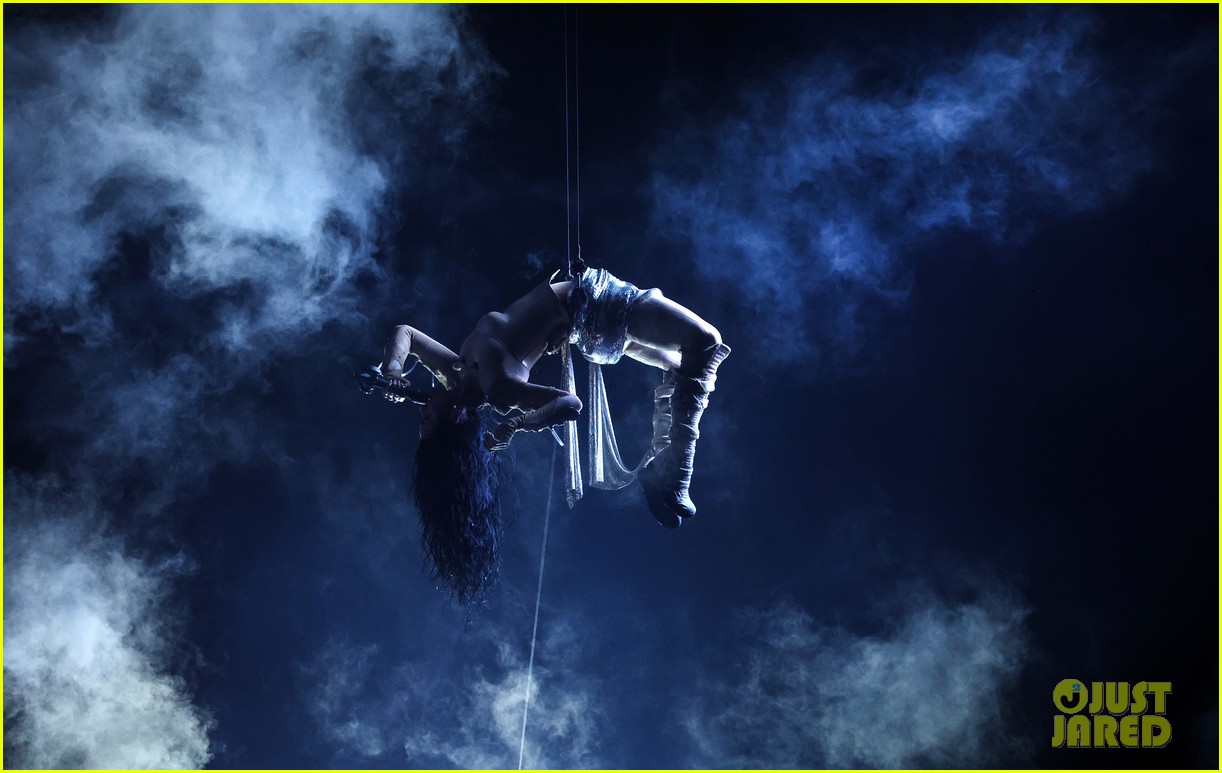 Katy Perry Performs Medley of Her Greatest Hits During Vanguard ...