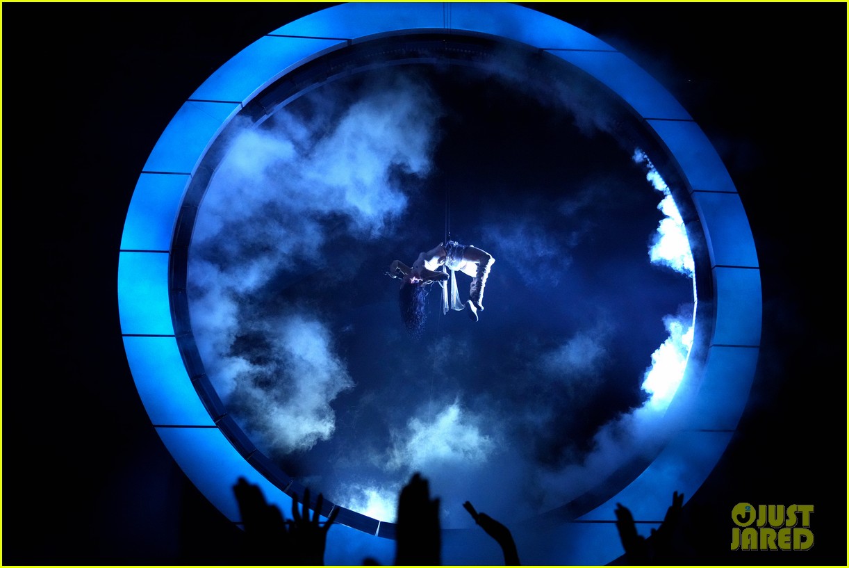 Katy Perry Performs Medley of Her Greatest Hits During Vanguard ...