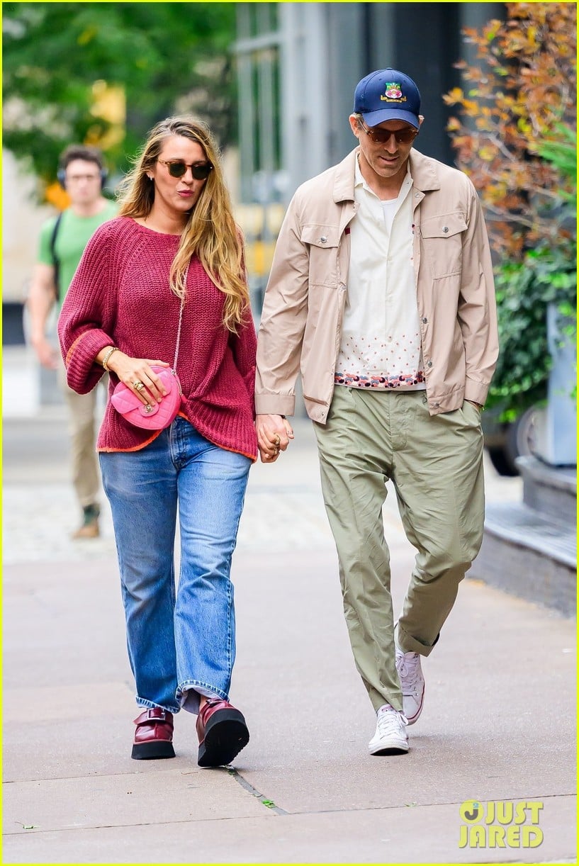 Blake Lively & Ryan Reynolds Coordinate Looks During Afternoon Out in ...