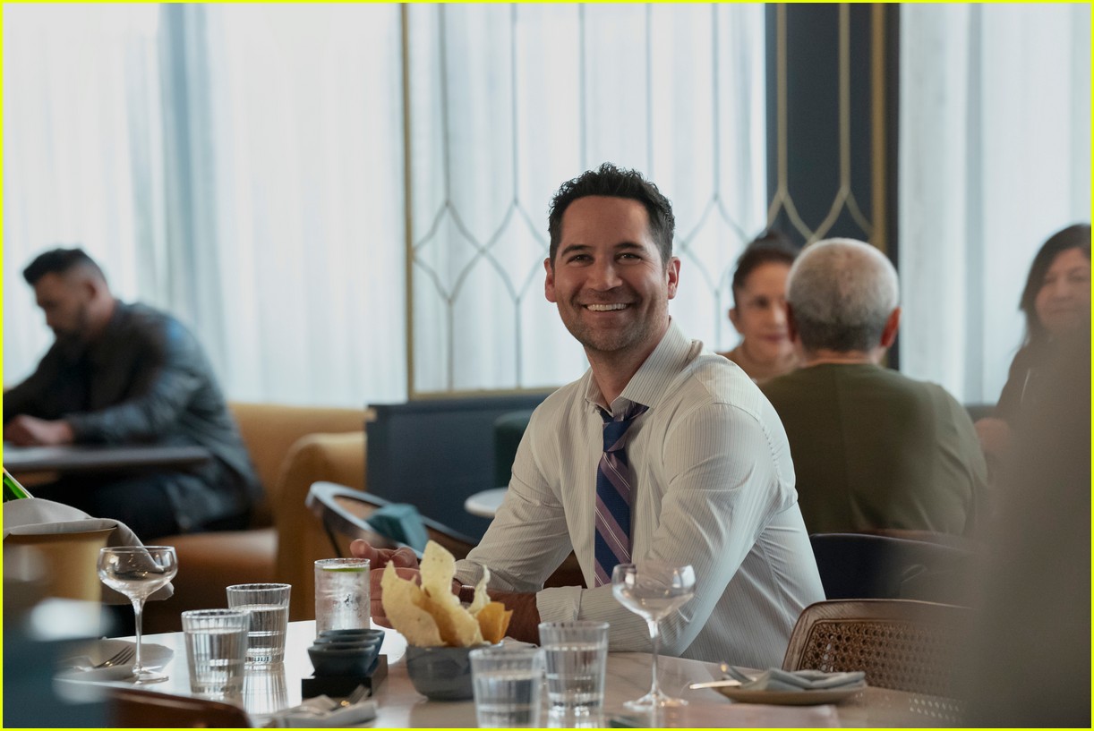 'The Lincoln Lawyer' Season 3 Trailer: Mickey Haller Finds Himself in ...