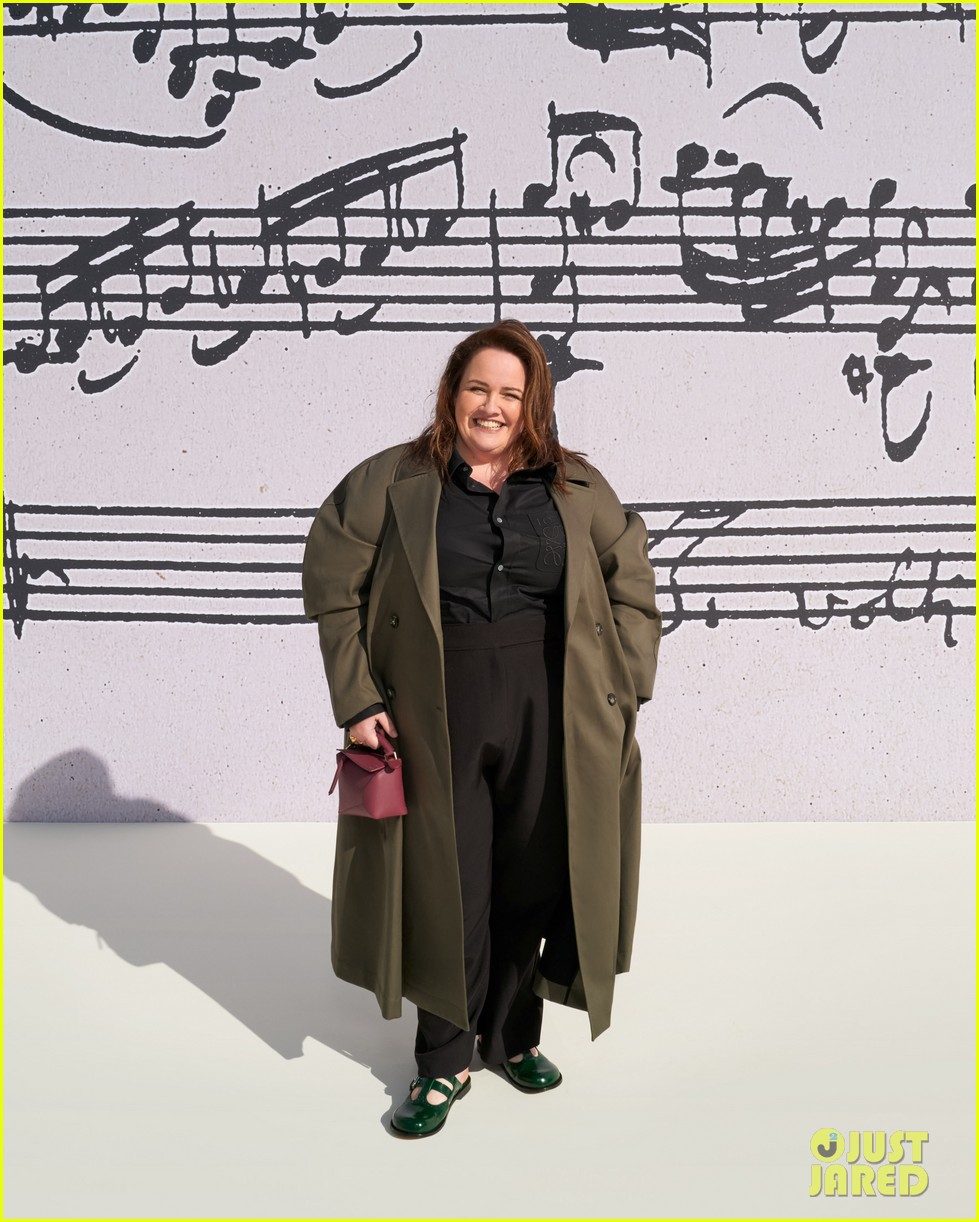 Daniel Craig & Rachel Weisz Join Ayo Edebiri, Taylor Russell, & More ...