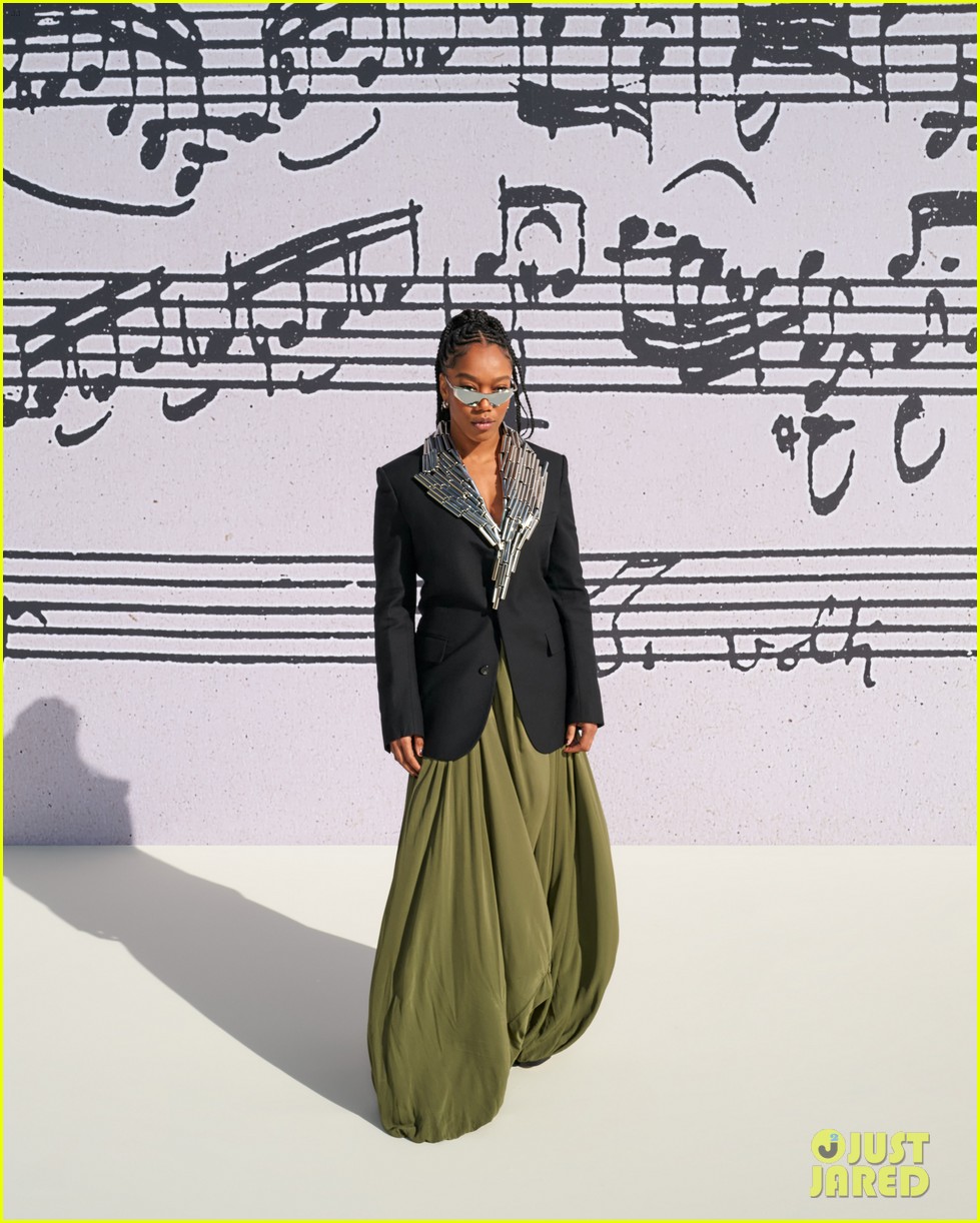 Daniel Craig & Rachel Weisz Join Ayo Edebiri, Taylor Russell, & More ...