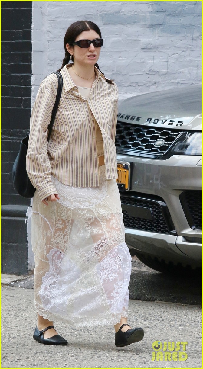 Lorde Makes Rare Appearance in New York City With Producer Jim-E Stack ...