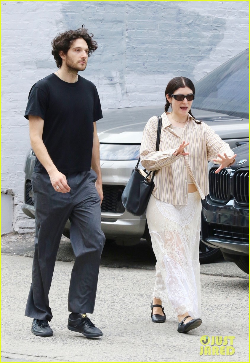 Lorde Makes Rare Appearance in New York City With Producer Jim-E Stack ...