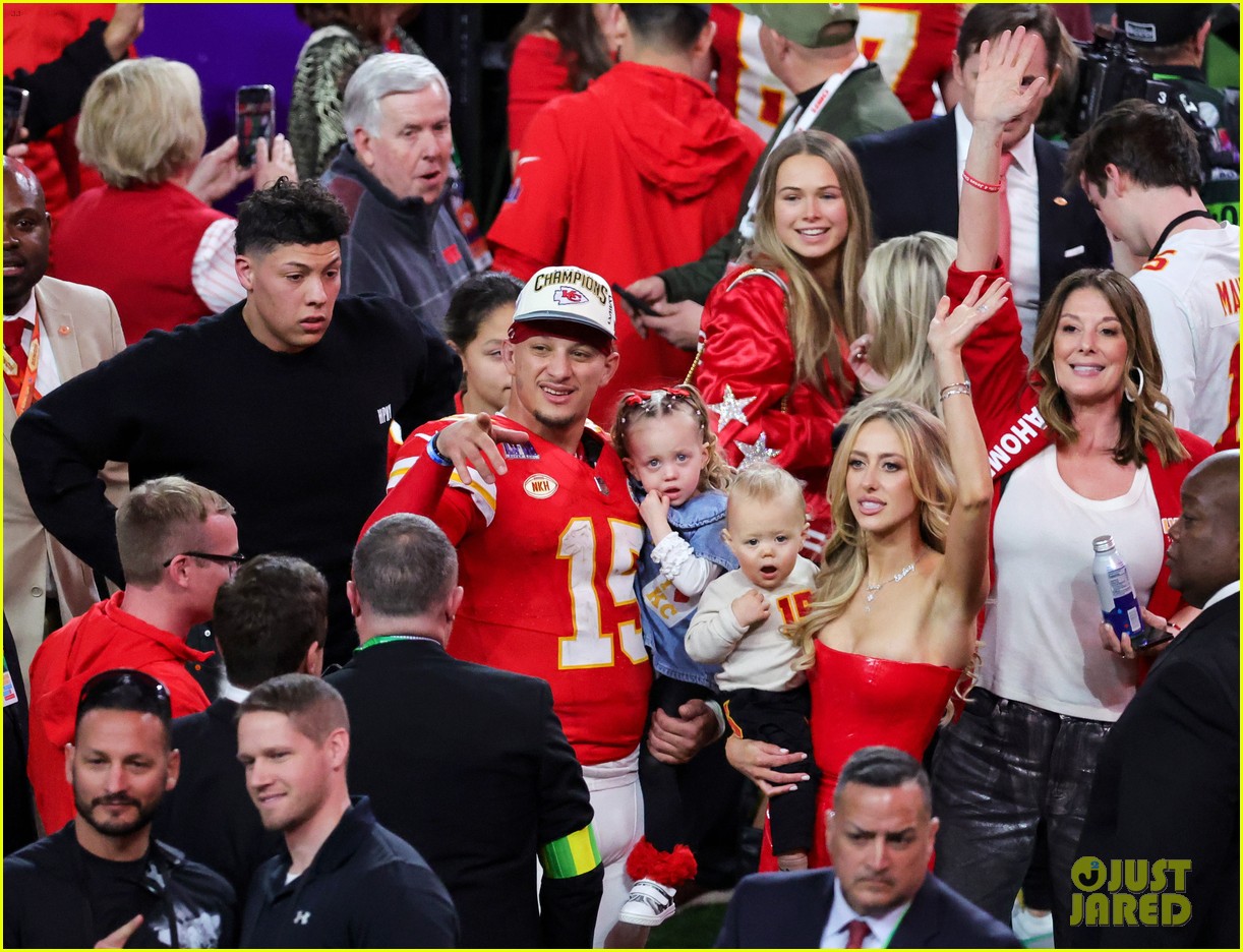 Patrick Mahomes' Family: Meet Brother Jackson, Plus Their Mom & Dad ...