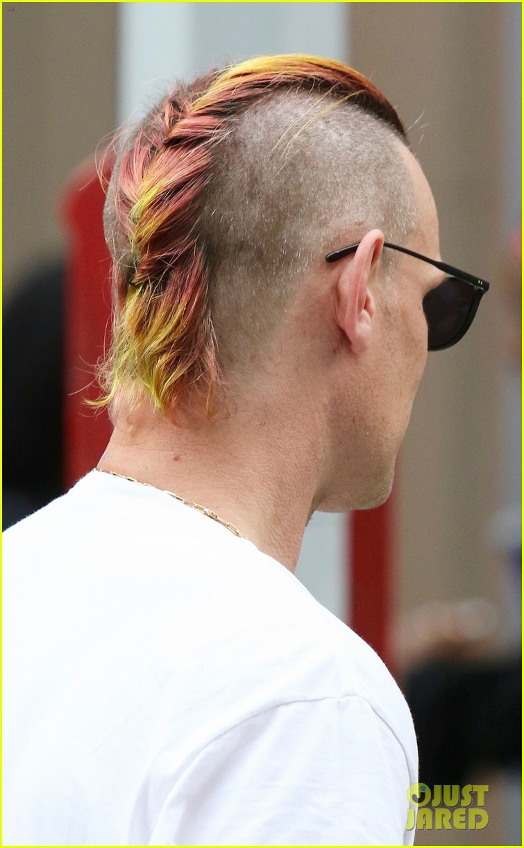 Matt Smith Looks Unrecognizable with Colorful Mohawk for New Movie ...