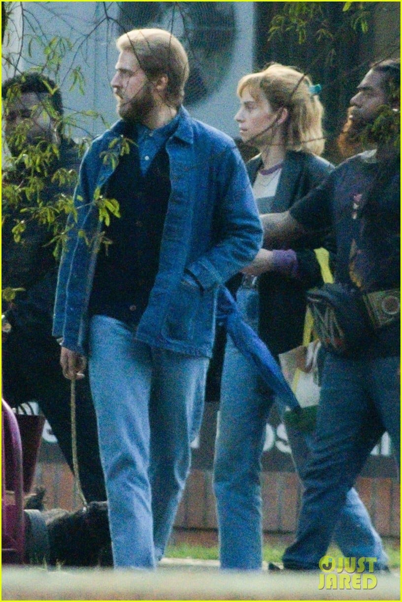 Maya Hawke Brings Boyfriend to 'Stranger Things' Super Secret Set ...