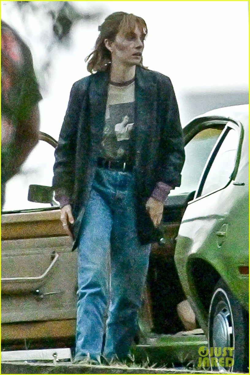 Maya Hawke Brings Boyfriend to 'Stranger Things' Super Secret Set ...