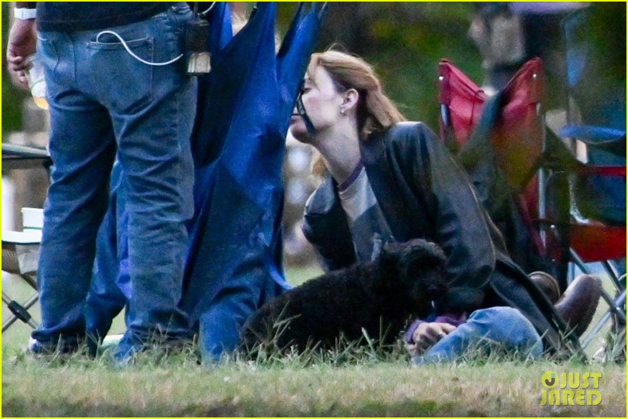 Maya Hawke Brings Boyfriend to 'Stranger Things' Super Secret Set ...