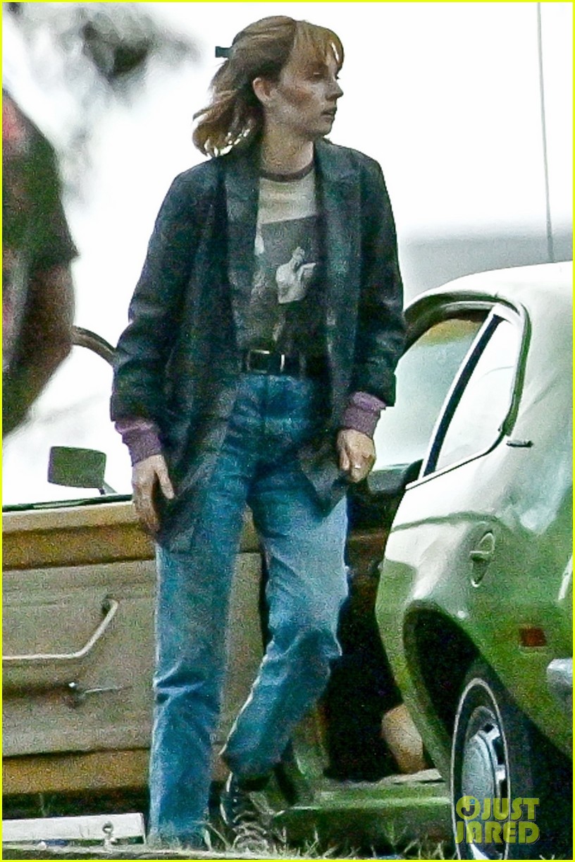 Maya Hawke Brings Boyfriend to 'Stranger Things' Super Secret Set ...