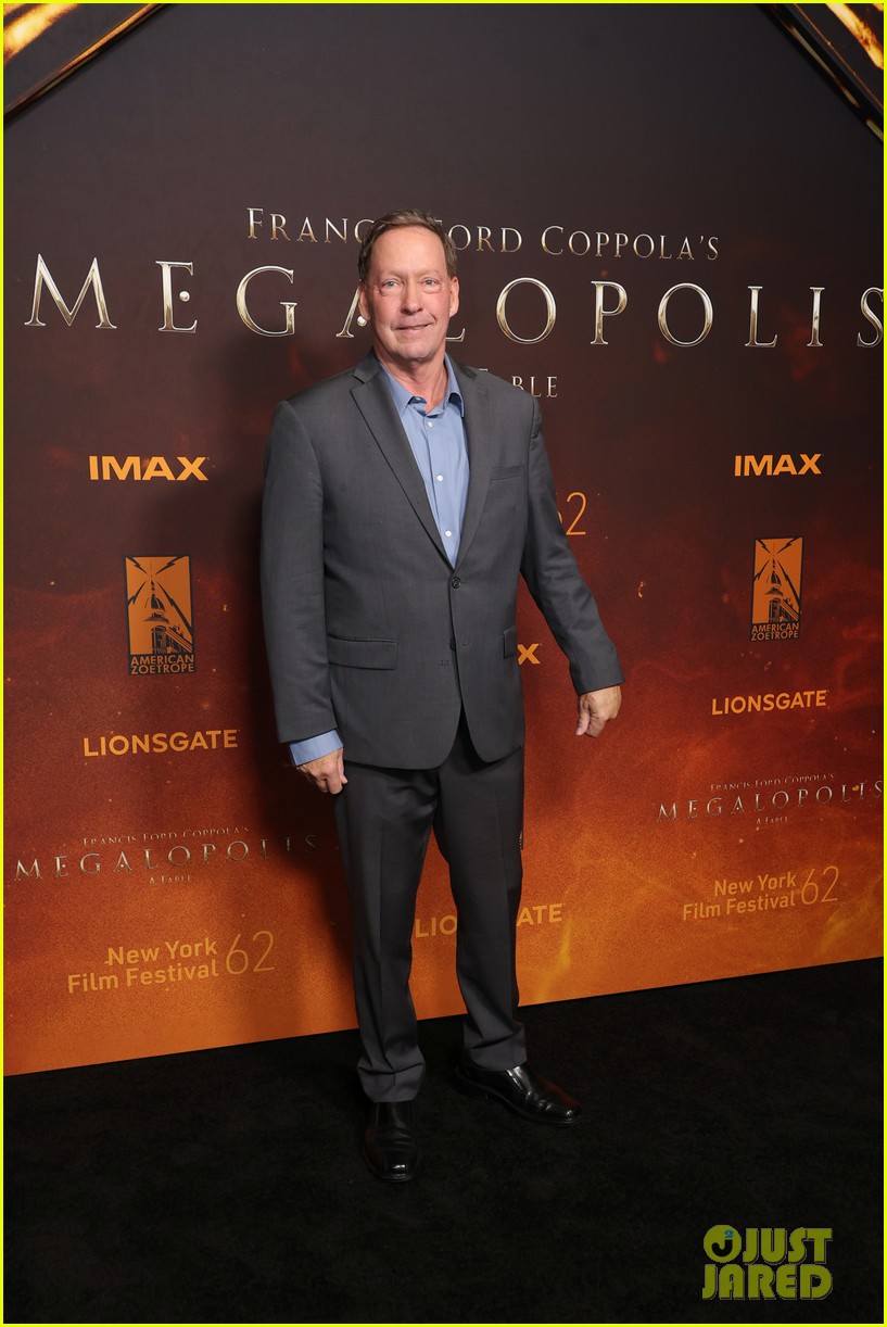 Dustin Hoffman Helps Aubrey Plaza Fix Her Hat at 'Megalopolis' NYC Red Carpet Premiere: Photo ...