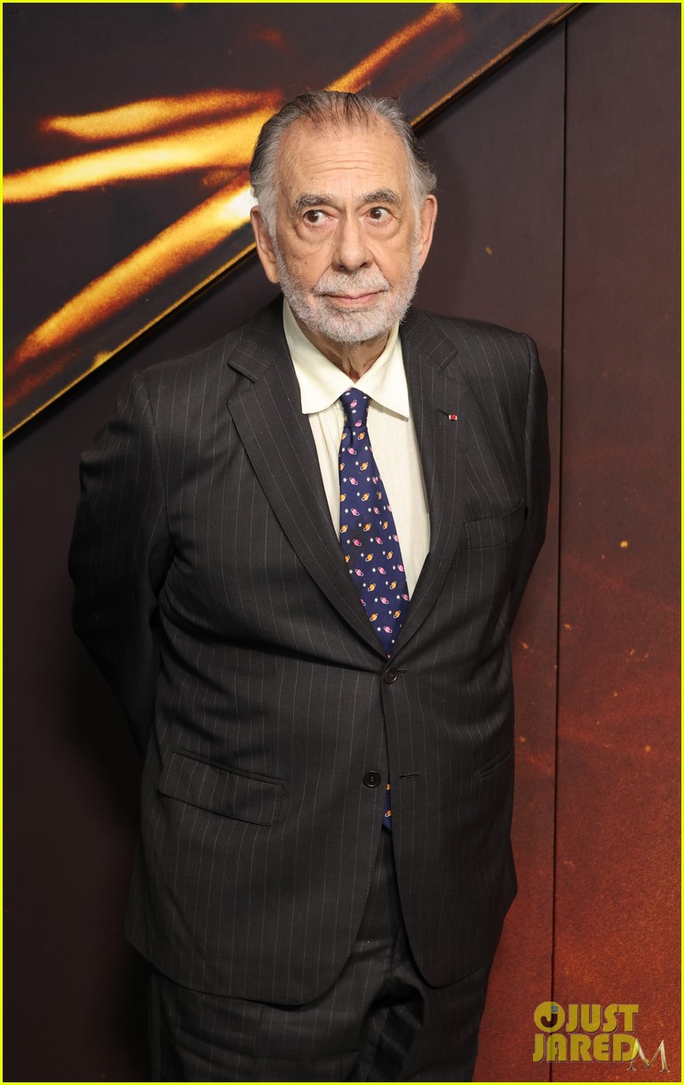 Dustin Hoffman Helps Aubrey Plaza Fix Her Hat at 'Megalopolis' NYC Red Carpet Premiere: Photo ...