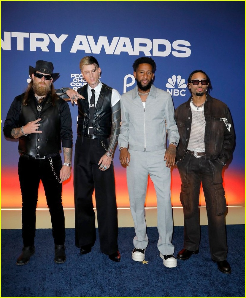 Machine Gun Kelly Bares His Full Arm Tattoos on People's Choice Country ...