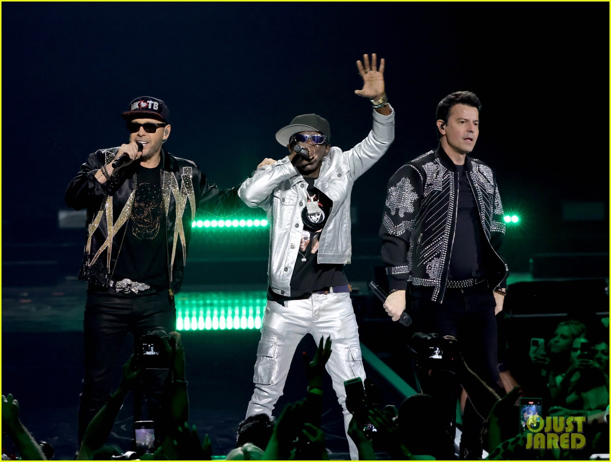 Flavor Flav Becomes the Newest Kid on the Block During Surprise ...