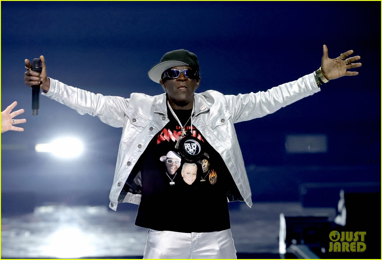 Flavor Flav Becomes the Newest Kid on the Block During Surprise ...
