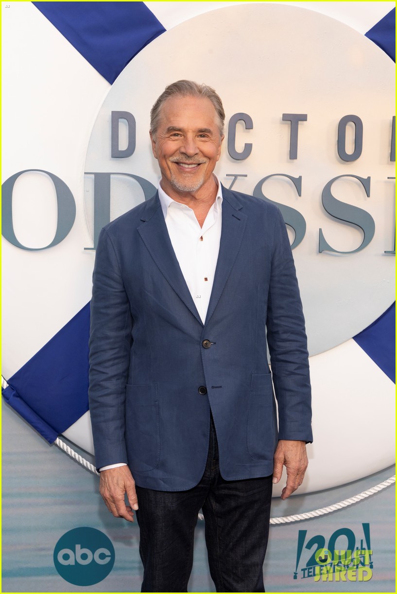 Joshua Jackson Joins Phillipa Soo, Don Johnson, & Sean Teale at 'Doctor ...