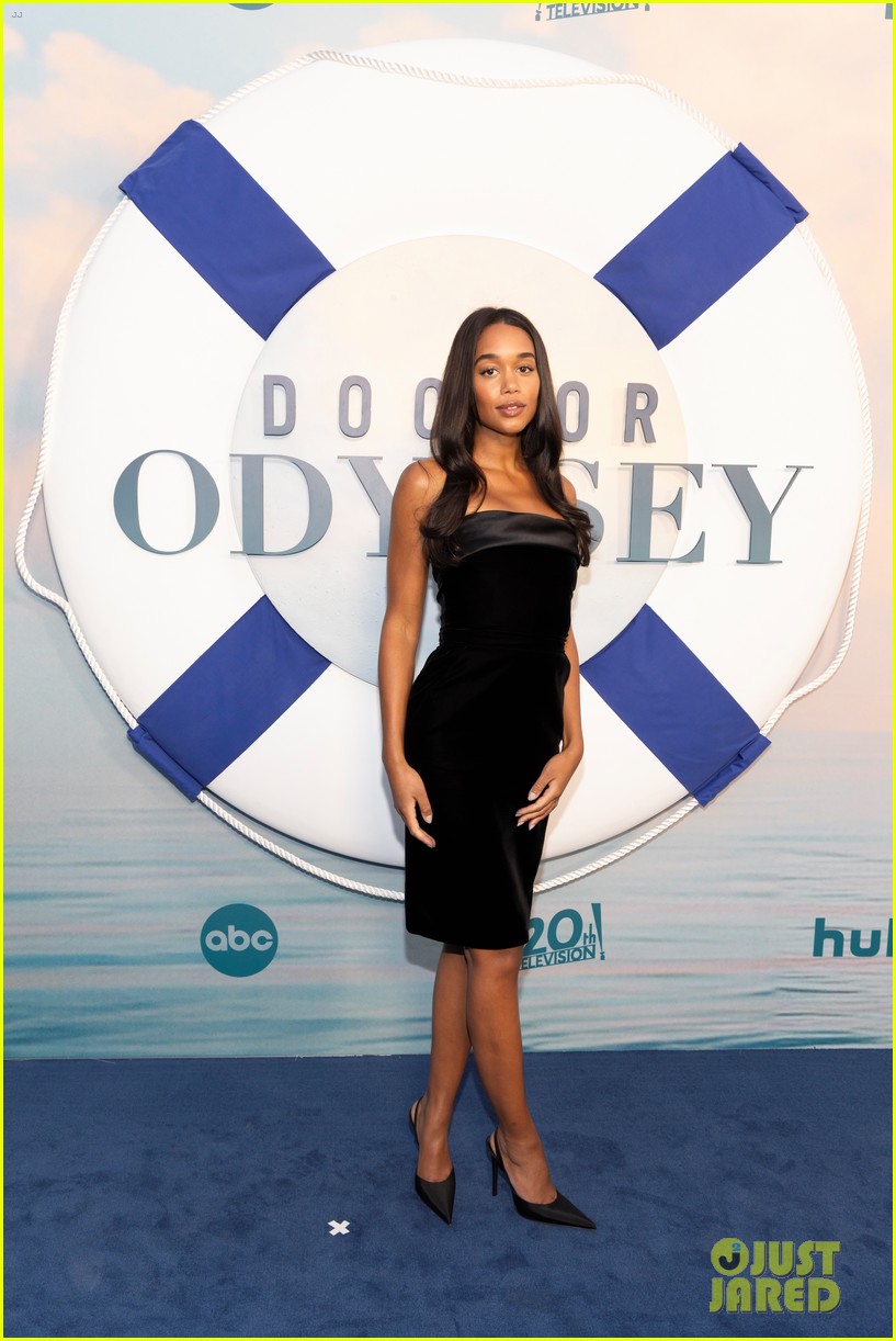 Joshua Jackson Joins Phillipa Soo, Don Johnson, & Sean Teale at 'Doctor ...