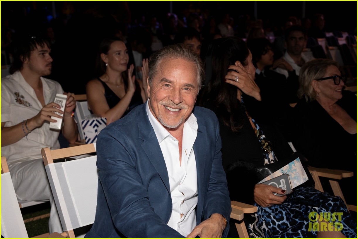 Joshua Jackson Joins Phillipa Soo, Don Johnson, & Sean Teale at 'Doctor ...