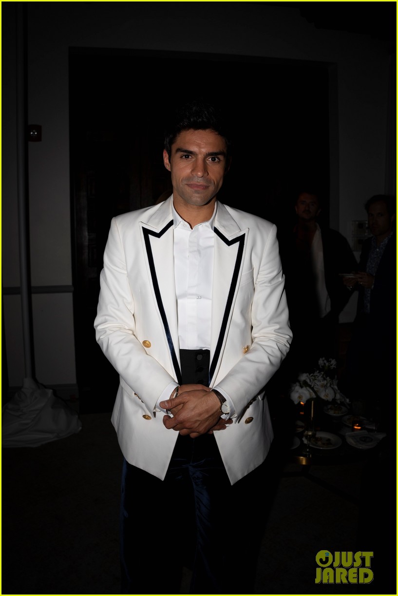 Joshua Jackson Joins Phillipa Soo, Don Johnson, & Sean Teale at 'Doctor ...