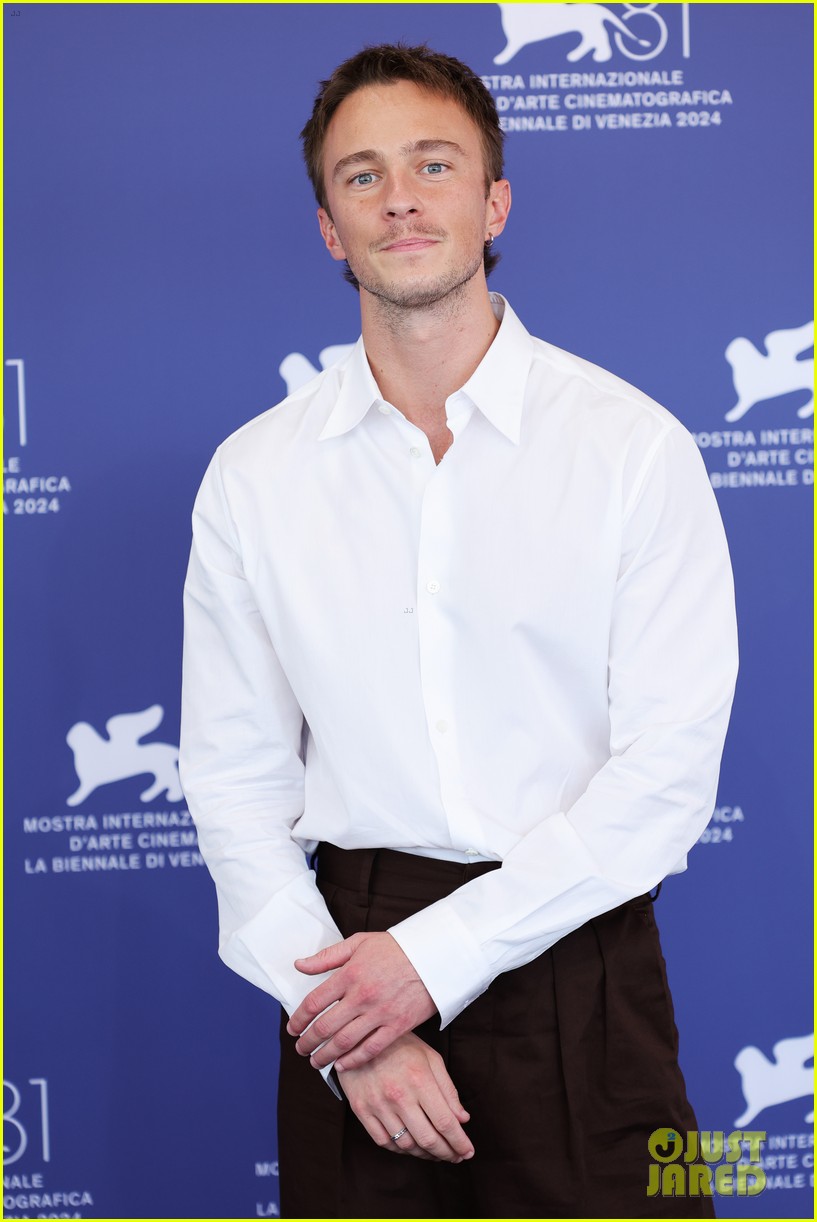 Daniel Craig Talks Filming Intimate Scenes with Drew Starkey for 'Queer': Photo 5069200 | Daniel ...