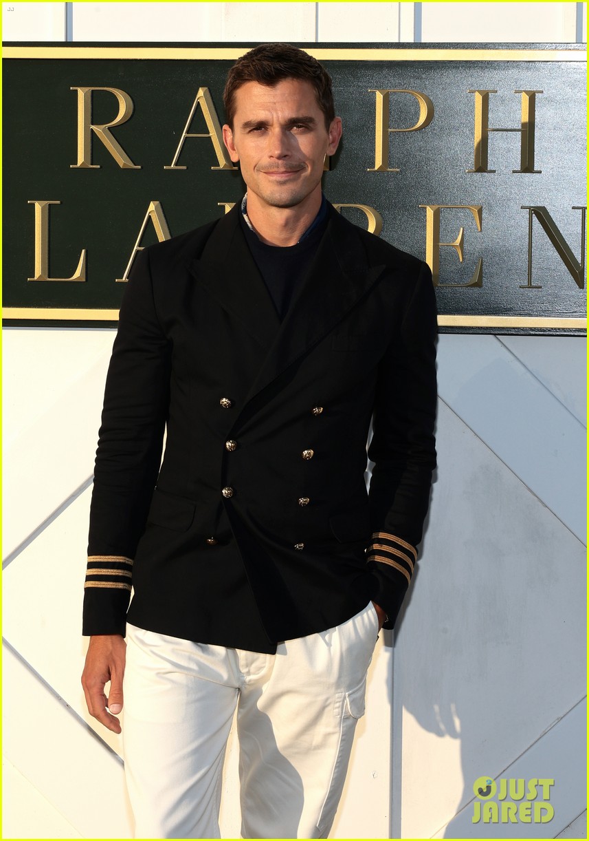 Tom Hiddleston, Naomi Watts, Joey King, & More Stars Step Out for Ralph ...