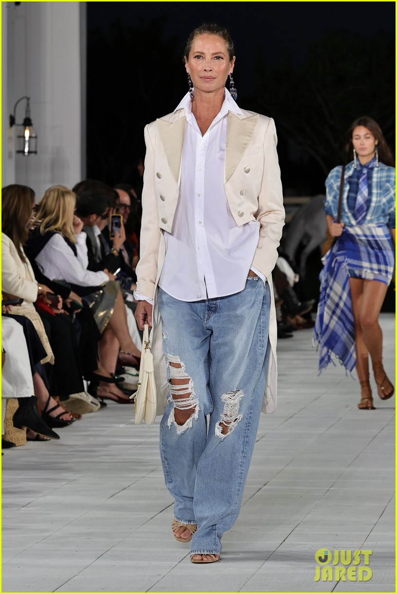 Tom Hiddleston, Naomi Watts, Joey King, & More Stars Step Out for Ralph ...