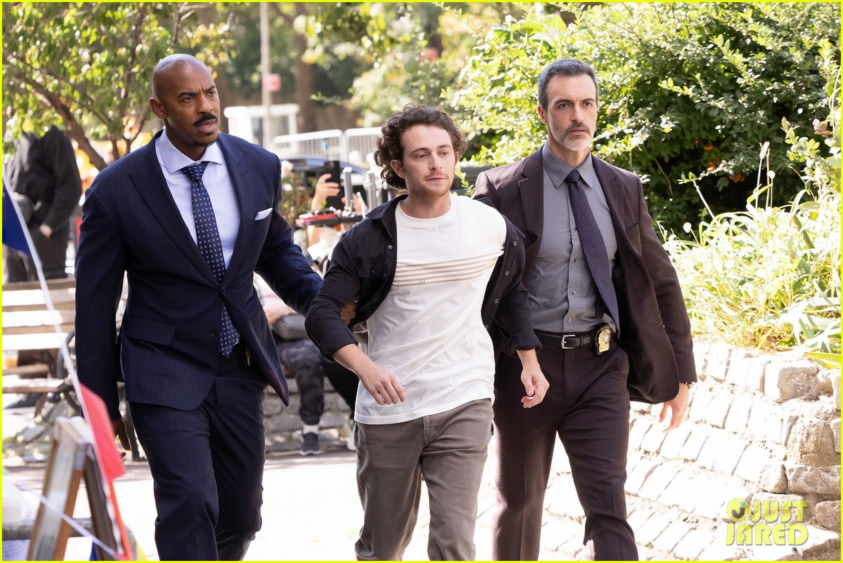 Mehcad Brooks & Reid Scott Film Arrest Scene for 'Law & Order' Season ...