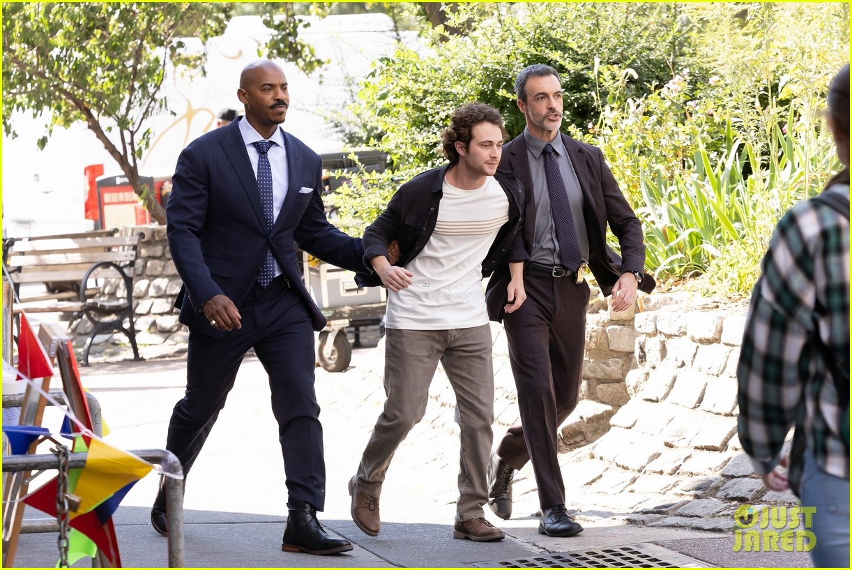 Mehcad Brooks & Reid Scott Film Arrest Scene for 'Law & Order' Season ...
