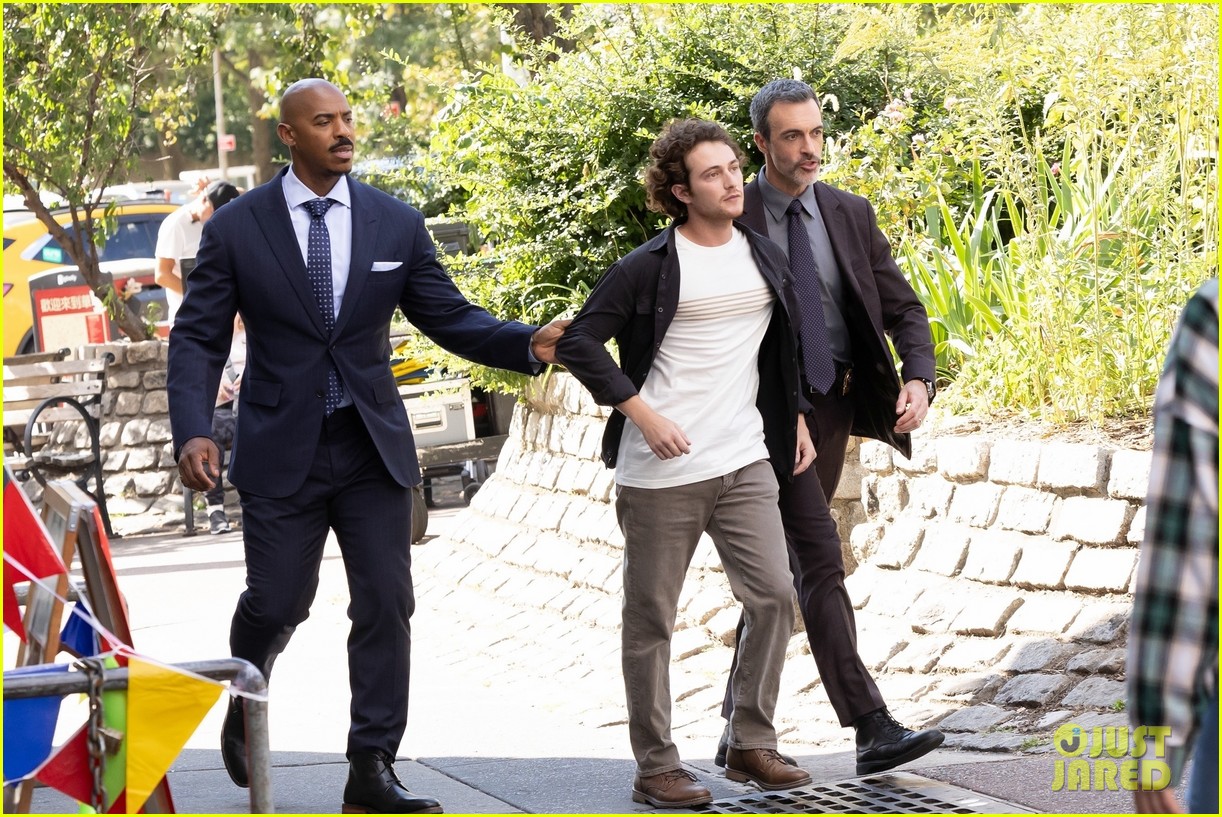 Mehcad Brooks & Reid Scott Film Arrest Scene for 'Law & Order' Season ...
