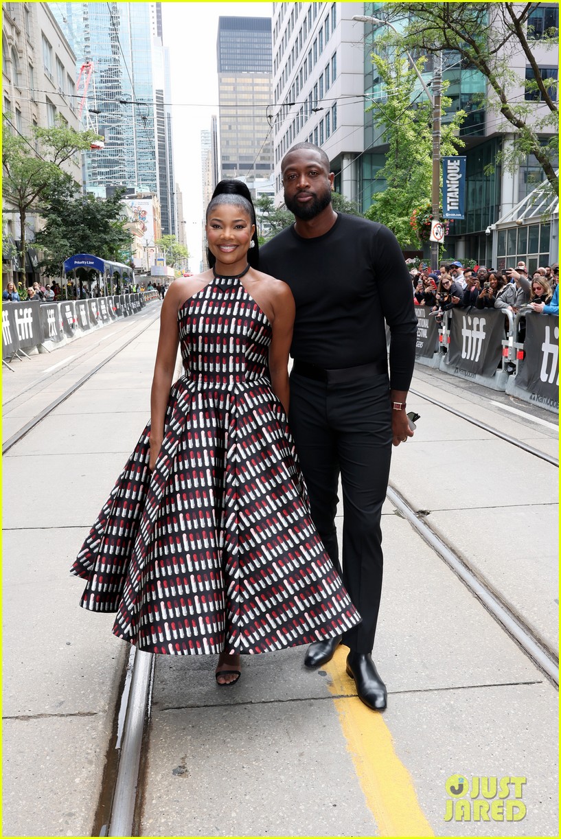 Jennifer Coolidge & Gabrielle Union Get Support from Dwyane Wade at ...