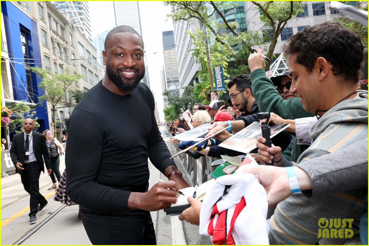 Jennifer Coolidge & Gabrielle Union Get Support from Dwyane Wade at ...