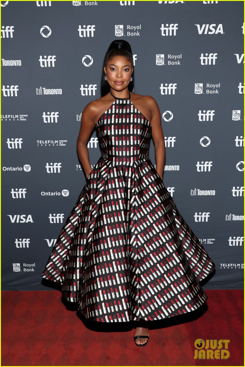 Jennifer Coolidge & Gabrielle Union Get Support from Dwyane Wade at ...