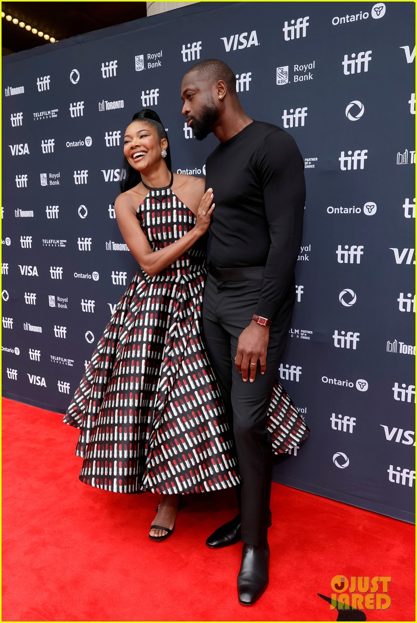 Jennifer Coolidge & Gabrielle Union Get Support from Dwyane Wade at ...